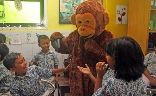 Edukasi Penyelamatan Primata Langka kepada Anak SD 0 : Foto Okezone Foto