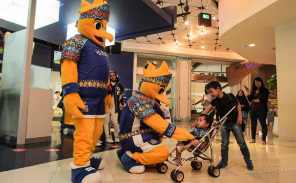 Maskot BIO Sapa Masyarakat di Pusat Perbelanjaan 0 : Foto Okezone Foto