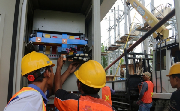 PLN Area Medan Siapkan Dua Trafo Mobile untuk Resepsi Pernikahan ...