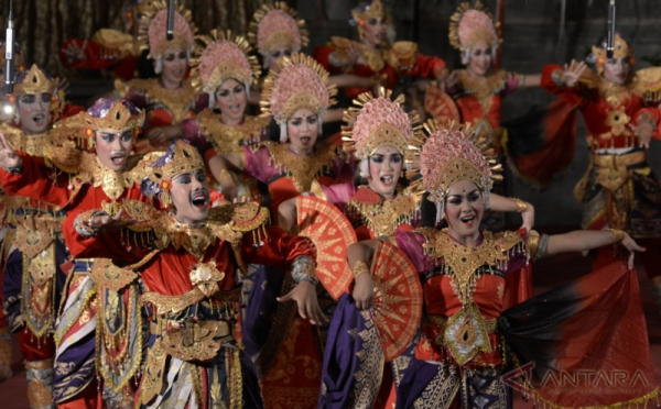 Parade Tari Janger Jadi Ruang Kreasi dan Inovasi Seniman Muda Bali 0 ...
