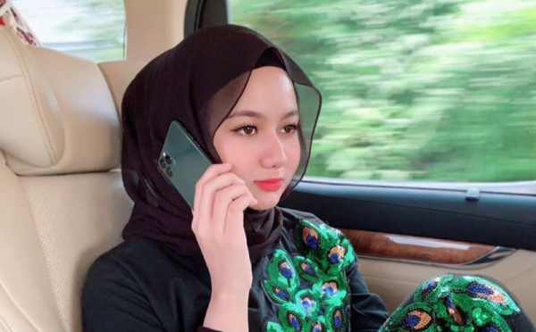 Potret Cantik Eyna Hijaber asal Malaysia 0 : Foto Okezone Foto