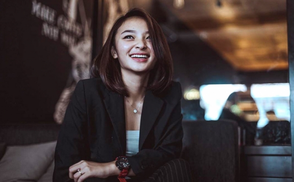 Potret Selebgram Cantik Revina VT 0 : Foto Okezone Foto