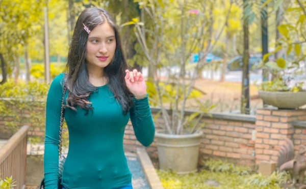 Potret Cantik Aktris dan Model Angbeen Rishi 0 : Foto Okezone Foto