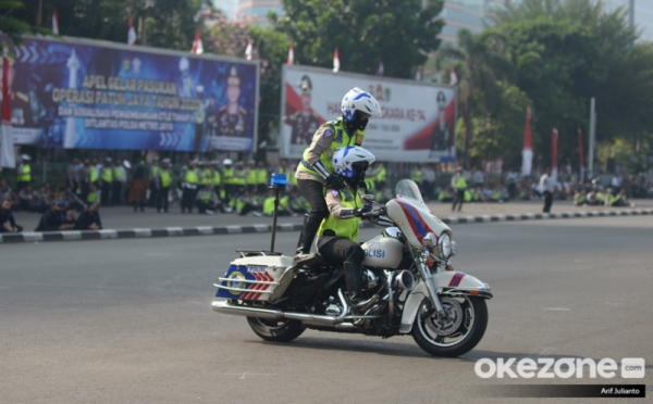 Atraksi Polwan pada Apel Operasi Patuh Jaya 2020 0 : Foto Okezone News