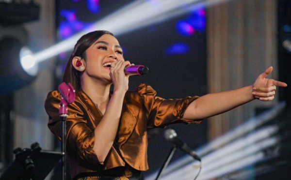 Cantiknya Mahalini saat Tampil di Atas Panggung Apresiasi Kreasi ...