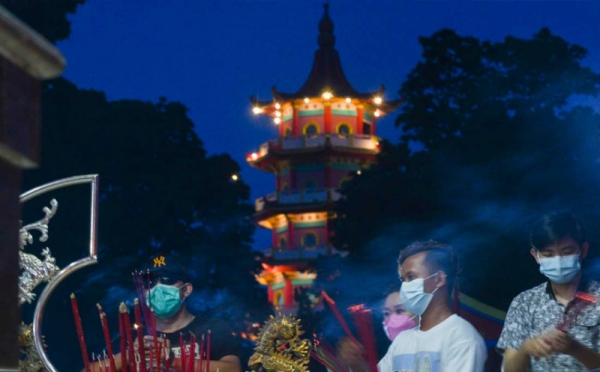 Ritual Cap Go Meh Pulau Kemaro Di Masa Pandemi Covid-19 0 : Foto ...