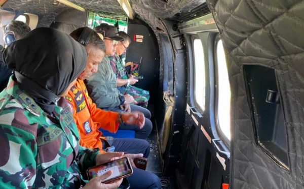 Tanggap Darurat Gempa Cianjur, TNI AU Terbangkan Helikopter NAS-332 ...