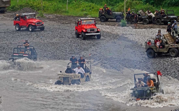Wisata Jip Offroad di Kali Kuning Lereng Gunung Merapi 0 : Foto Okezone ...