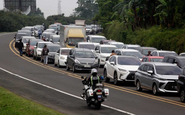 Penampakan Jalur Puncak Bogor Macet Panjang saat Libur Hari Raya Nyepi 0 : Foto Okezone Muslim