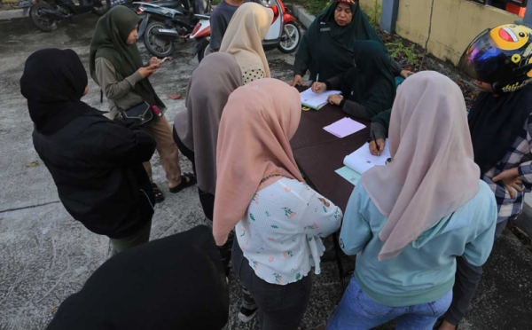 Razia Wanita Berpakaian Ketat di Aceh Barat 0 : Foto Okezone Foto