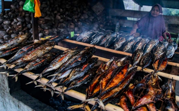 Ikan Cakalang Fufu Oleh-oleh Kuliner Khas Pulau Bacan Diminati Banyak ...
