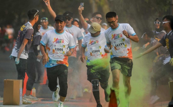 Kemeriahan Color Run Festival di Bandung 0 : Foto Okezone Foto