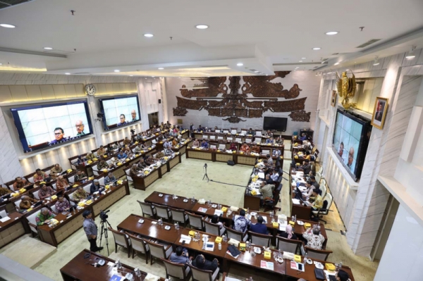 Komisi XI DPR Gelar Raker Perdana Bersama Menkeu Purbaya Bahas Anggaran 2026 0 : Foto Okezone Foto