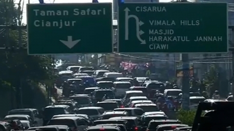 Libur Panjang HUT RI, Jalur Puncak Macet Parah : Okezone Video