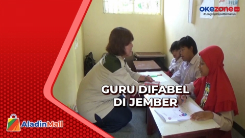 Keterbatasan Fisik, Guru SD di Jember Mengajar Murid Difabel : Okezone ...