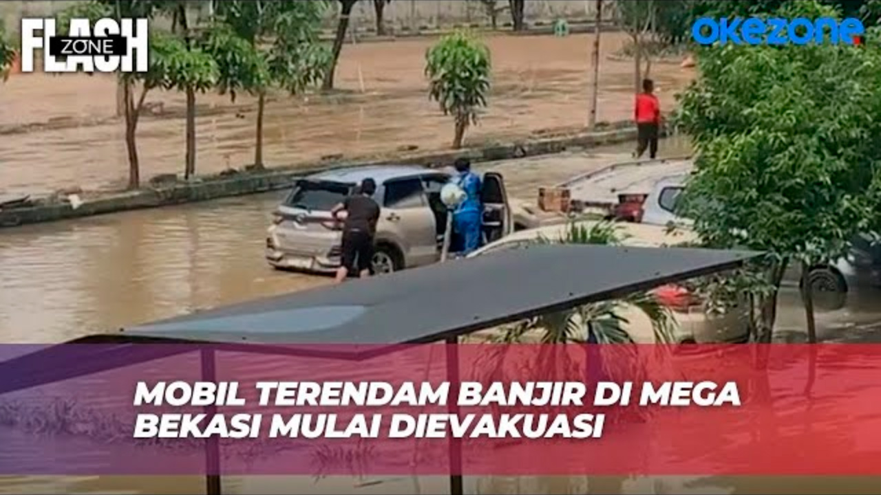 Mobil Terendam Banjir di Mega Bekasi Hypermall Mulai Dievakuasi Pemilik Flash Zone